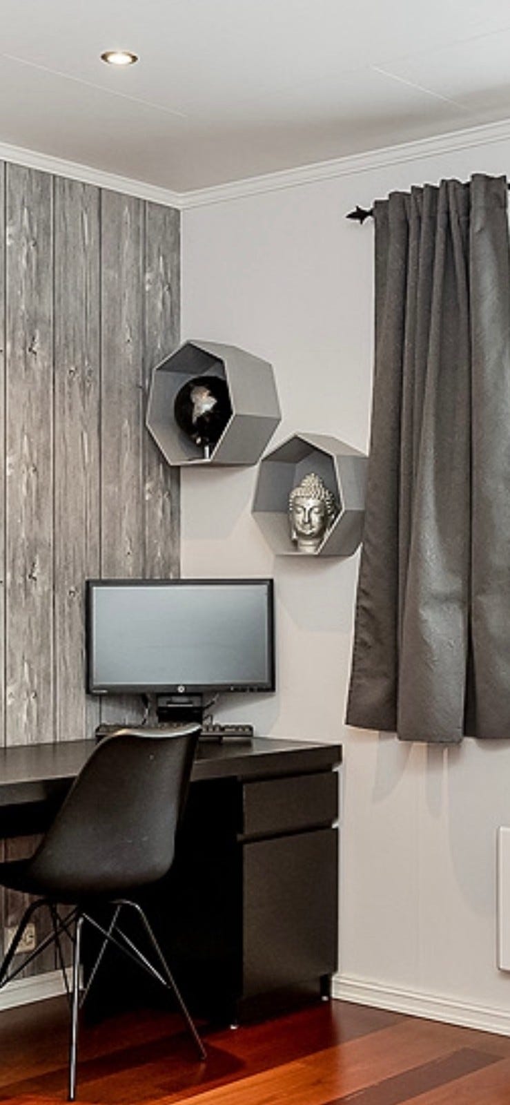 Vegg hyller / dekor hyller selges kr 150 samlet | FINN-torget