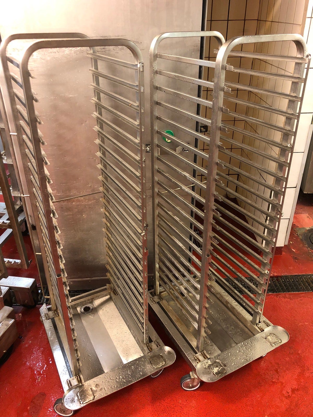 2 stk rustfrie traller for GN-brett/rister | FINN-torget