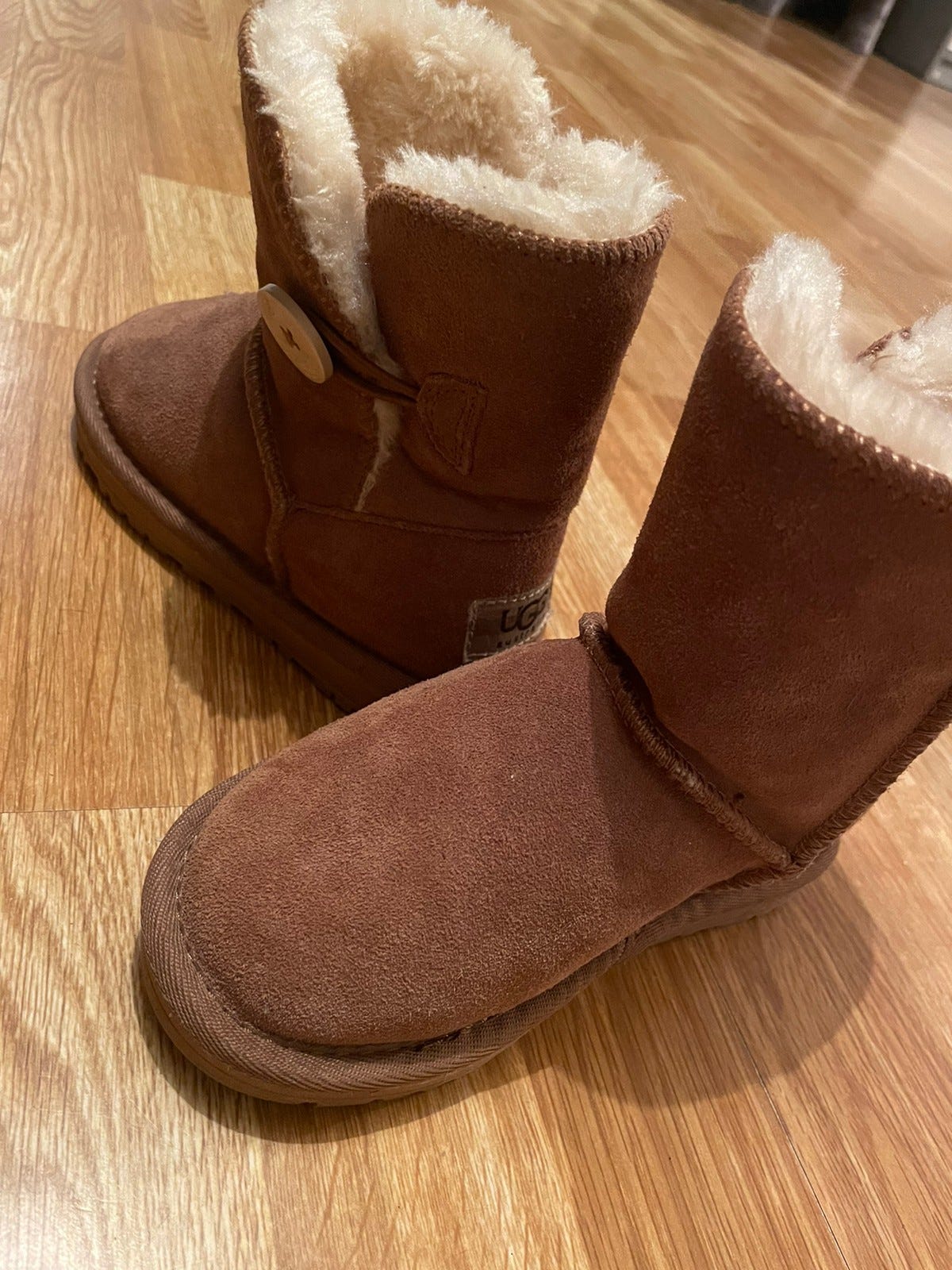 nye uggs mini str 30 | FINN torget