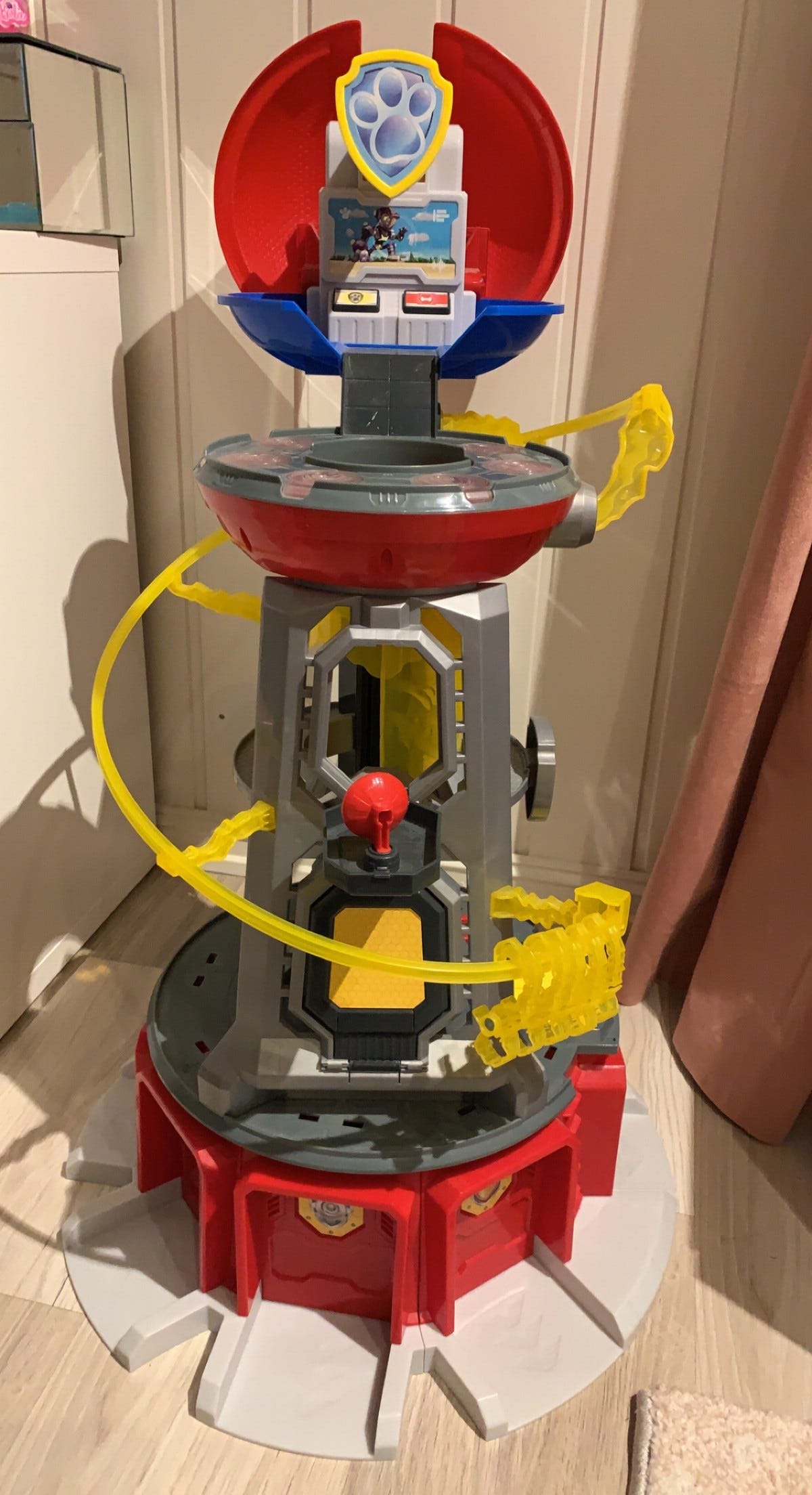 Paw Patrol Mighty Pups stort utkikkstårn 83 cm med 9 biler | FINN-torget
