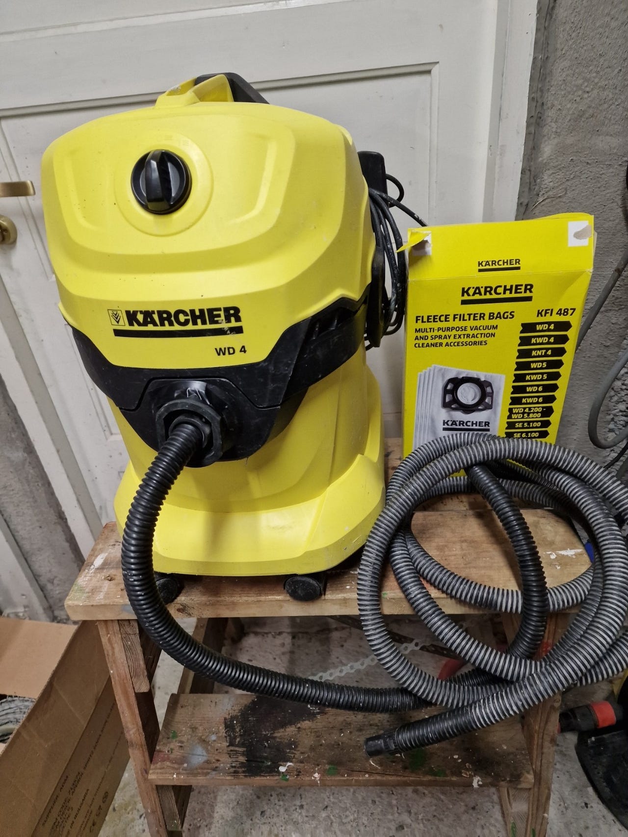 Kärcher WD 4 (Wet & Dry) grovstøvsuger tilpasset støvavsug ...