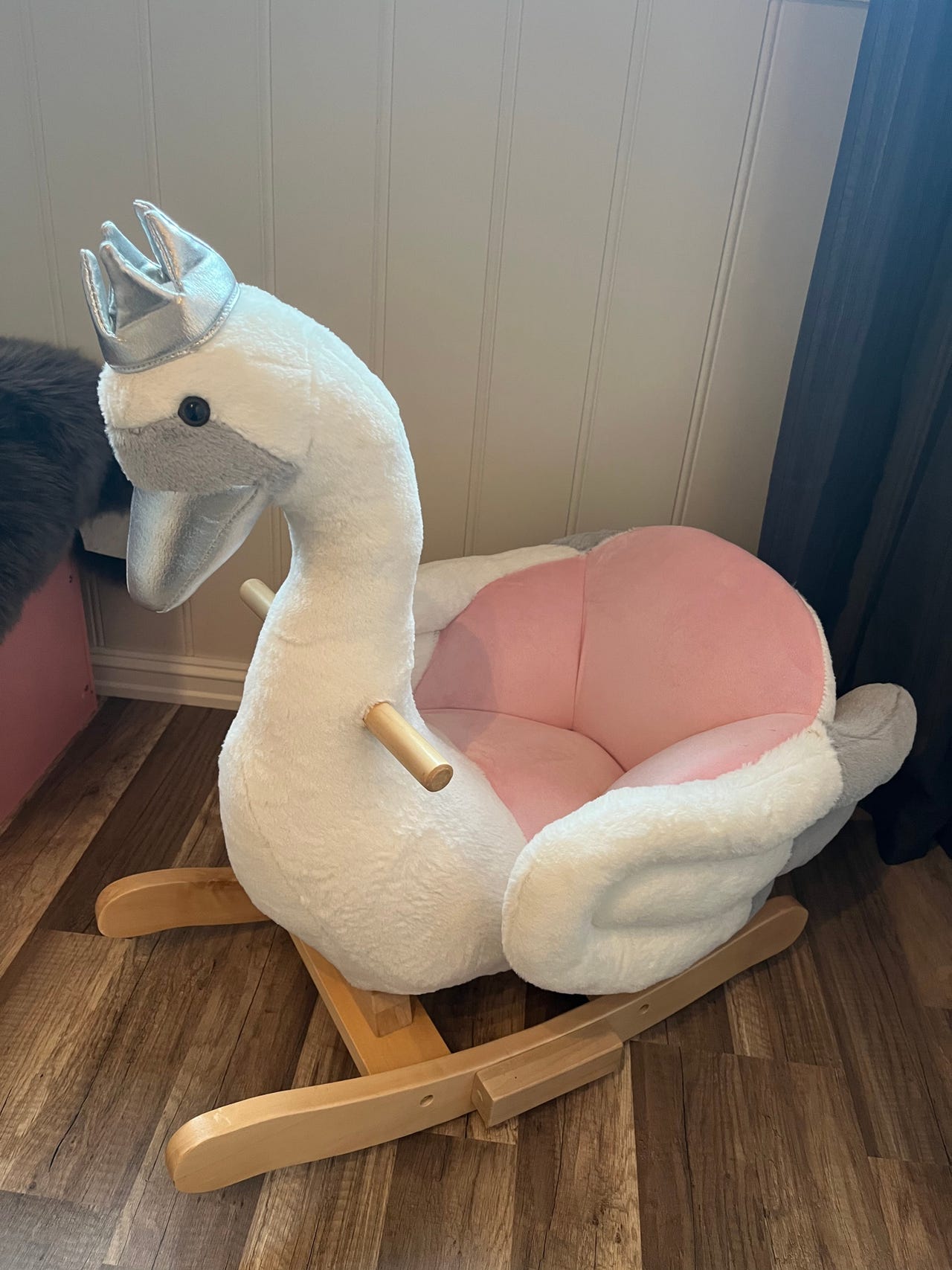 Svane gyngehest til baby | FINN torget