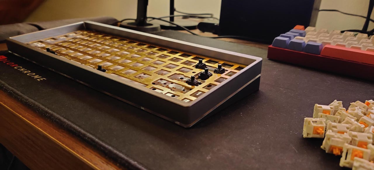 KBD75 V2 - Mekanisk Tastatur | FINN-torget