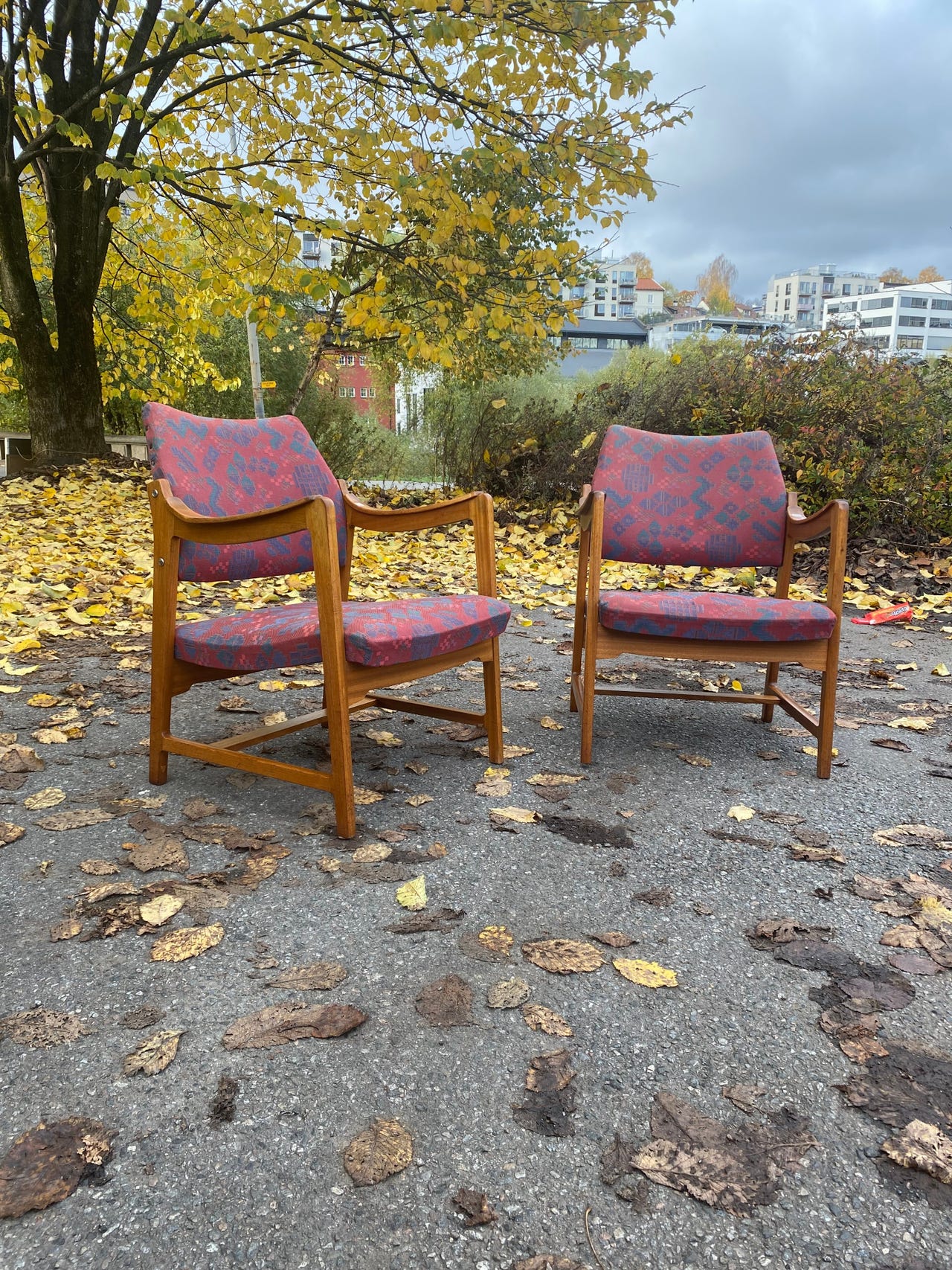 2 EMT retro stoler i teak fra 50-tallet. Tegnet av Olav Haug | FINN-torget