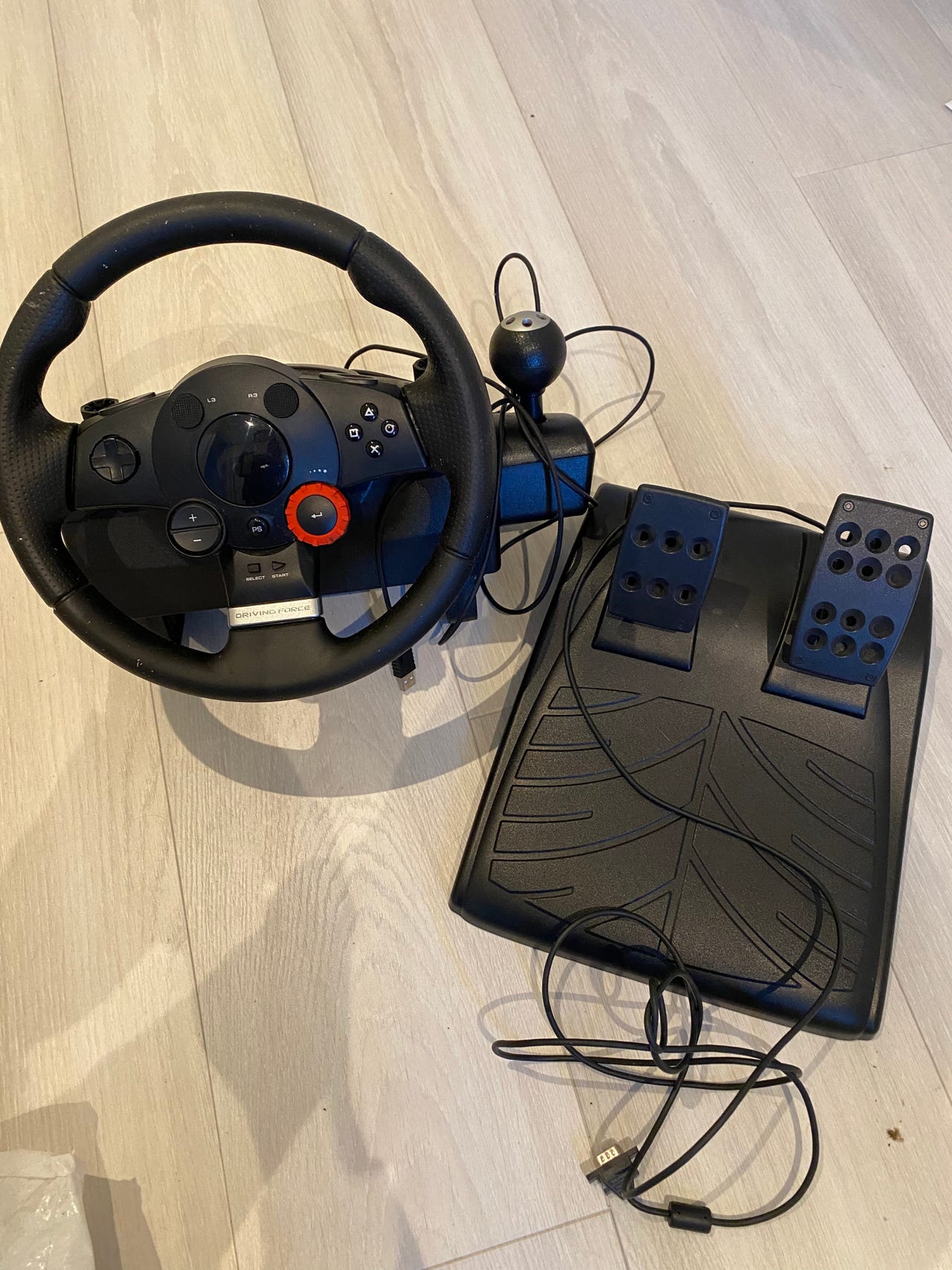 Logitech ratt og pedaler til PS3 | FINN-torget
