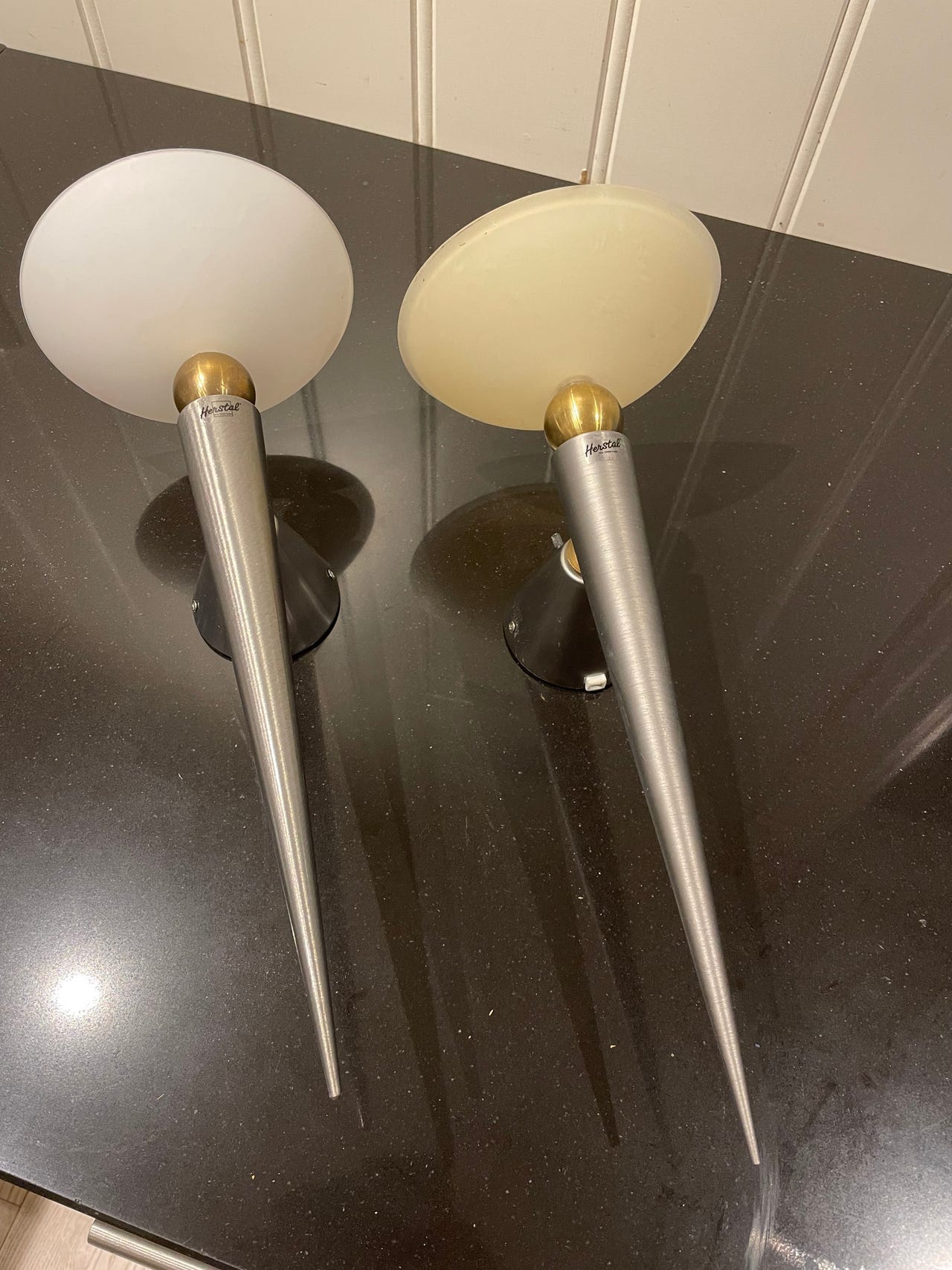 To eldre design HERSTAL vegglamper selges | FINN.no
