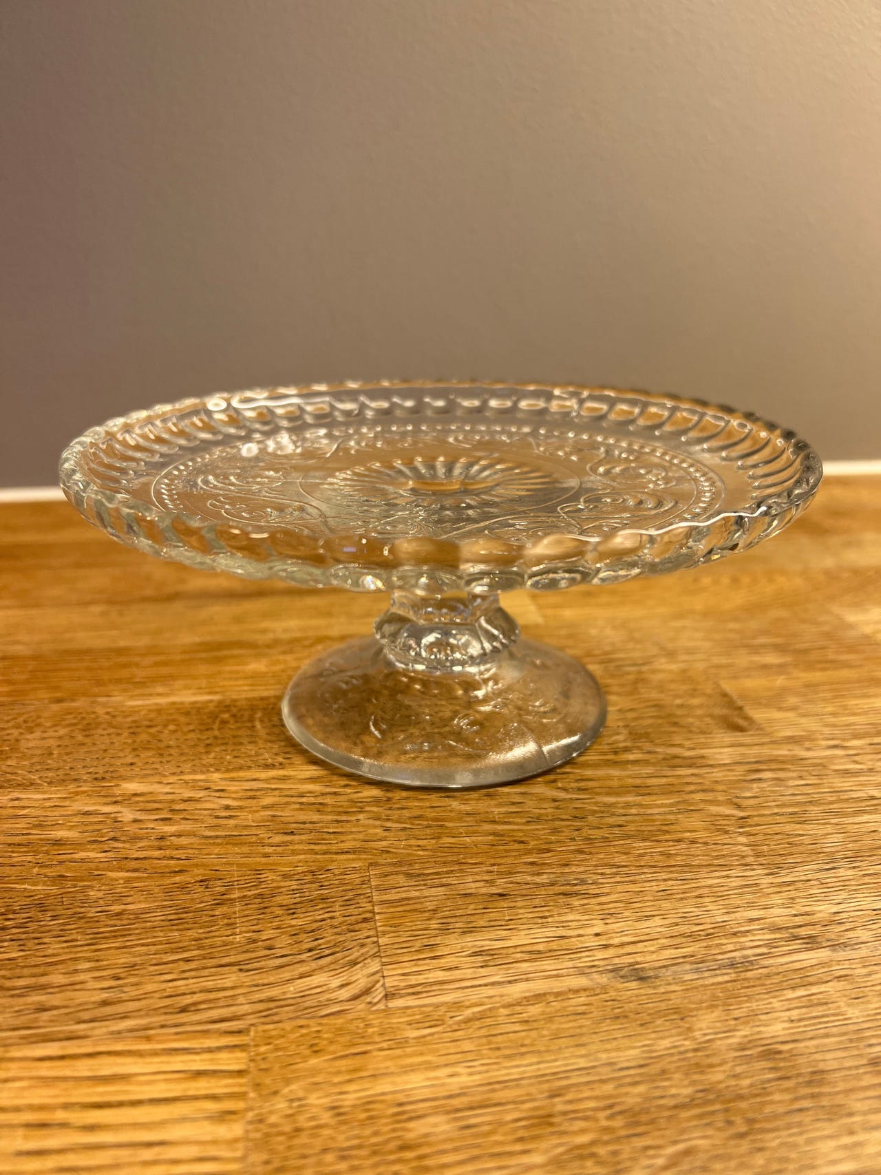 Stettfat - gammelt - pressglass 8 cm h / 18 dia | FINN-torget