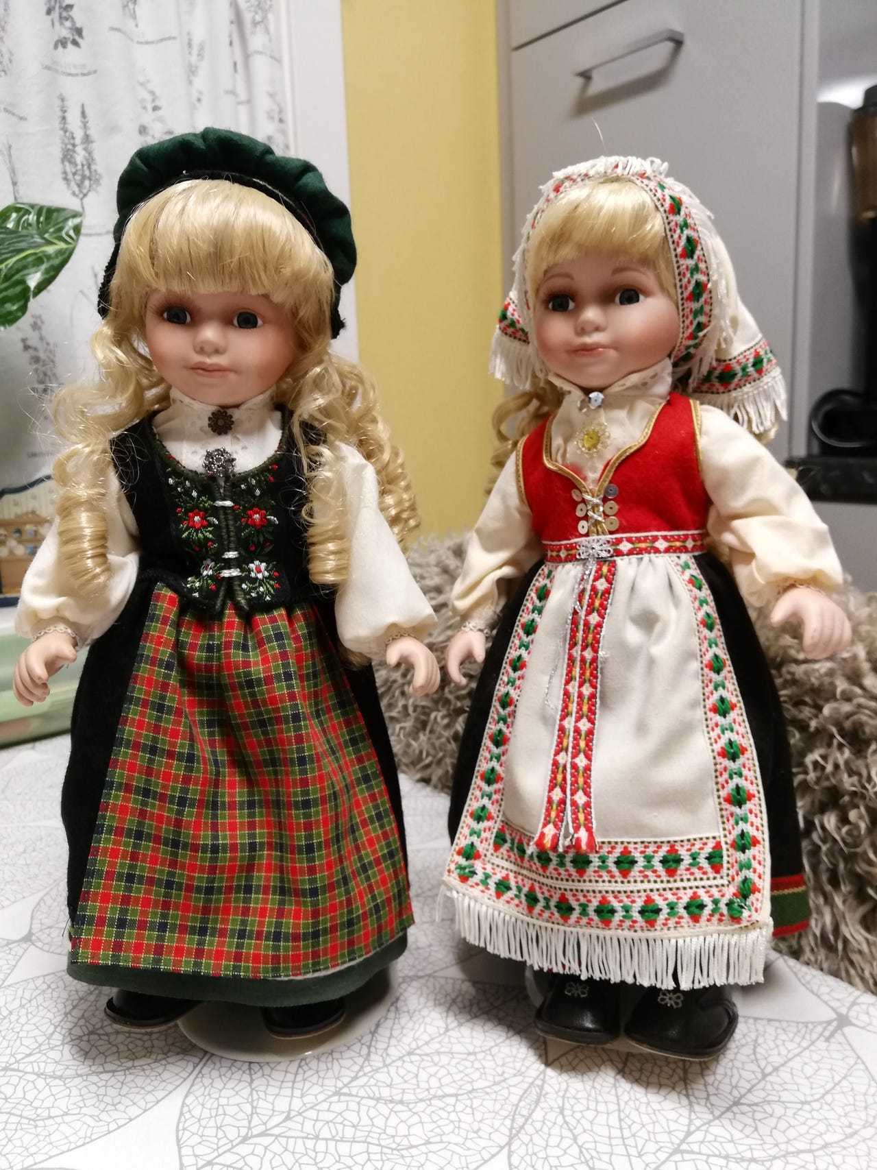 Dukker med norske bunader, Bunadsdukker | FINN.no