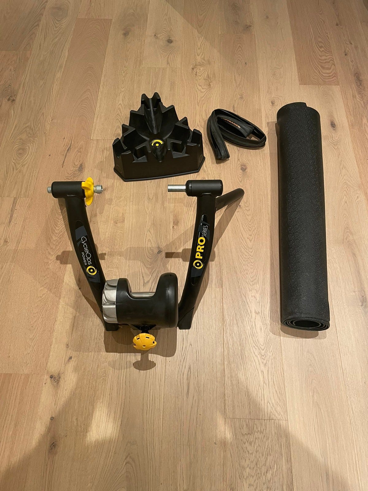 Cycleops Jet Fluid Pro sykkelrulle m/tilbehør | FINN-torget
