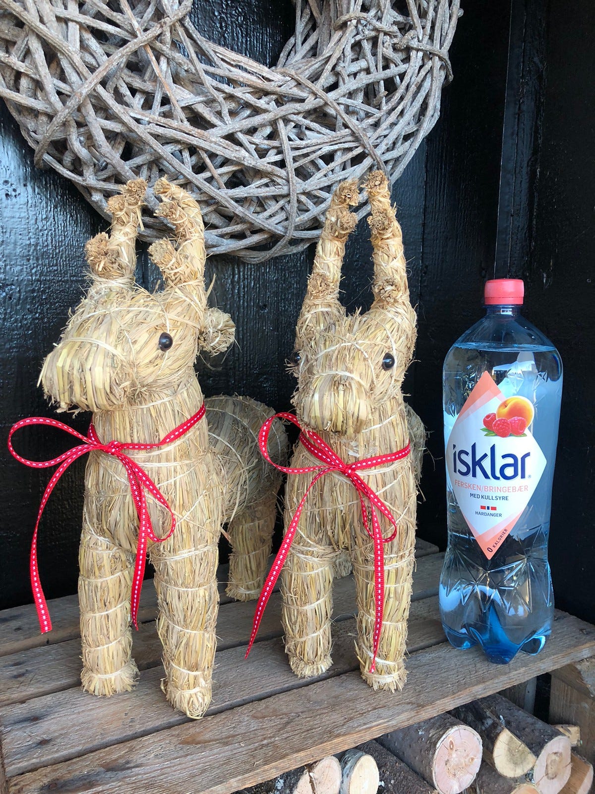 Julepynt/Reinsdyr laget av halm. kan brukes både inne/ute.(Reservert ...