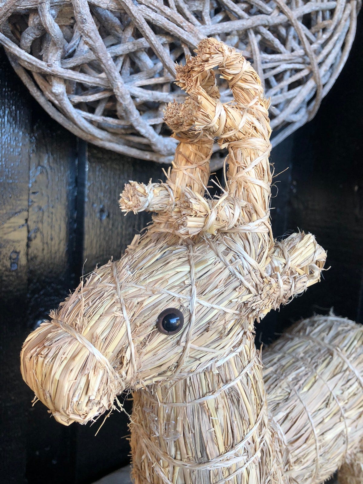 Julepynt/Reinsdyr laget av halm. kan brukes både inne/ute.(Reservert ...