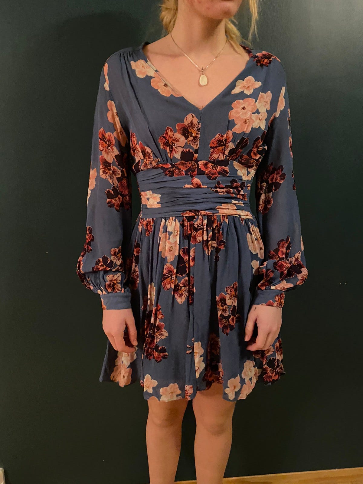 ByTimo Kjole, knekort str M | FINN-torget