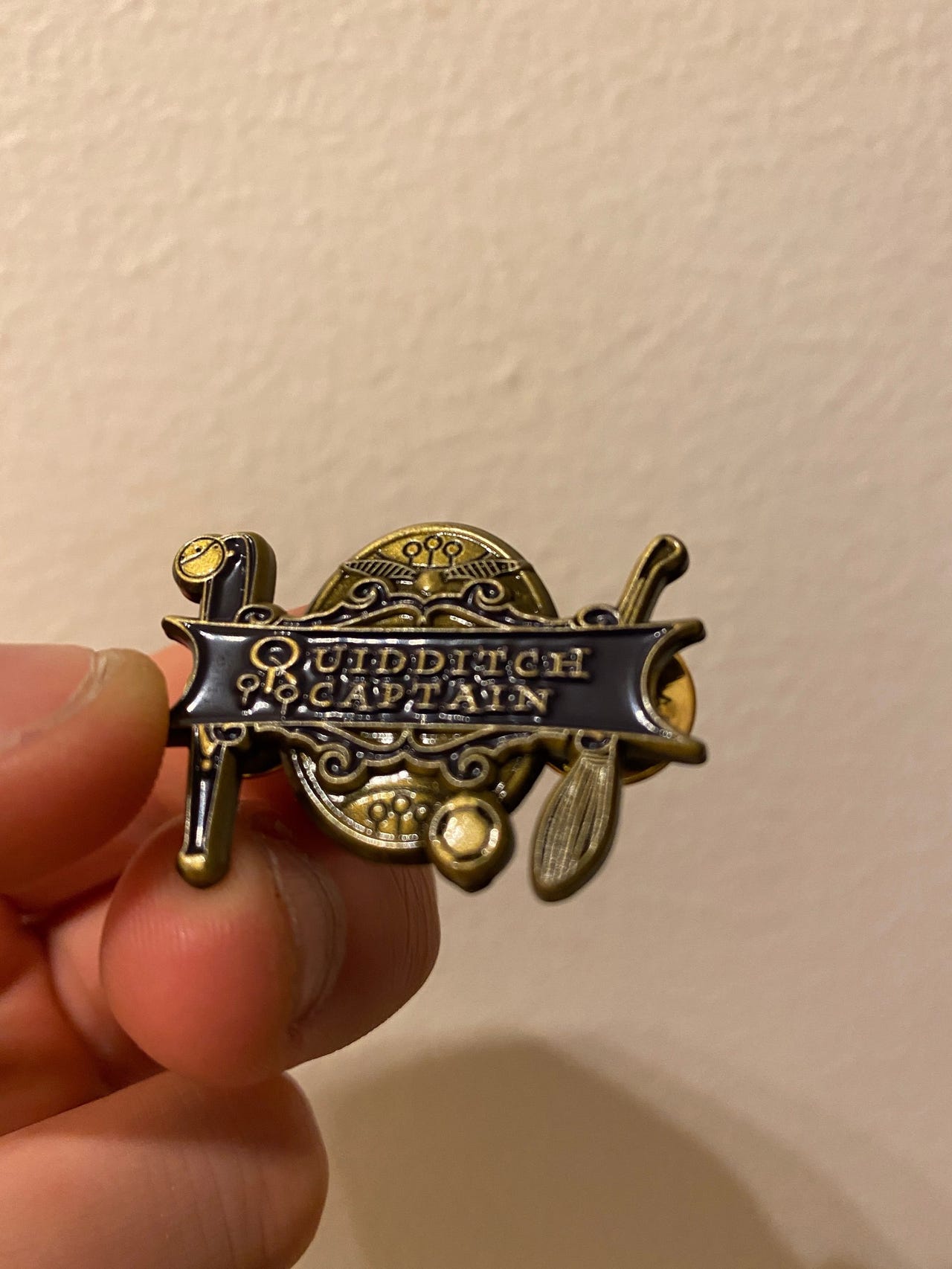 Quidditch Captain Pin | FINN torget