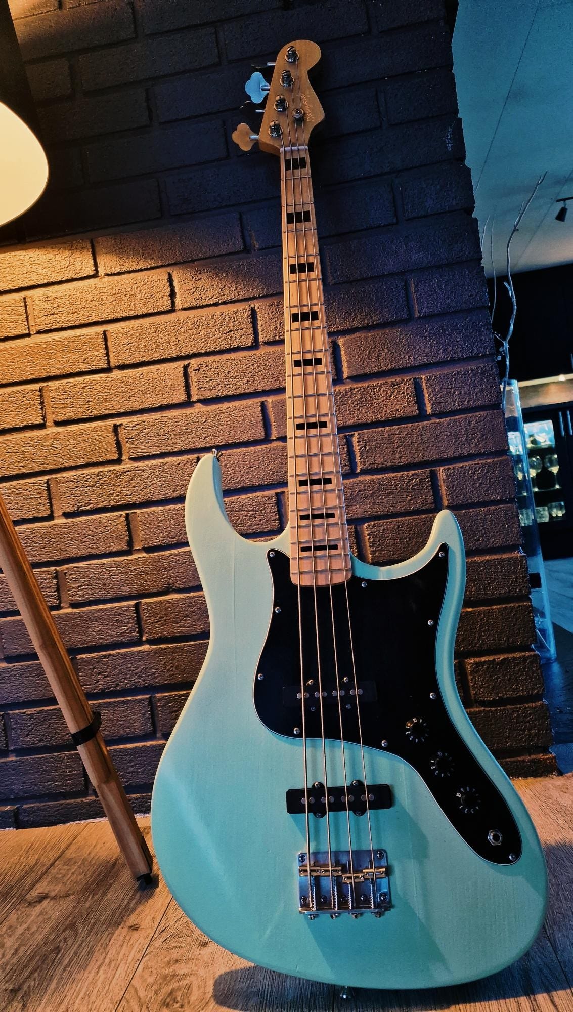 Kit bass | FINN-torget