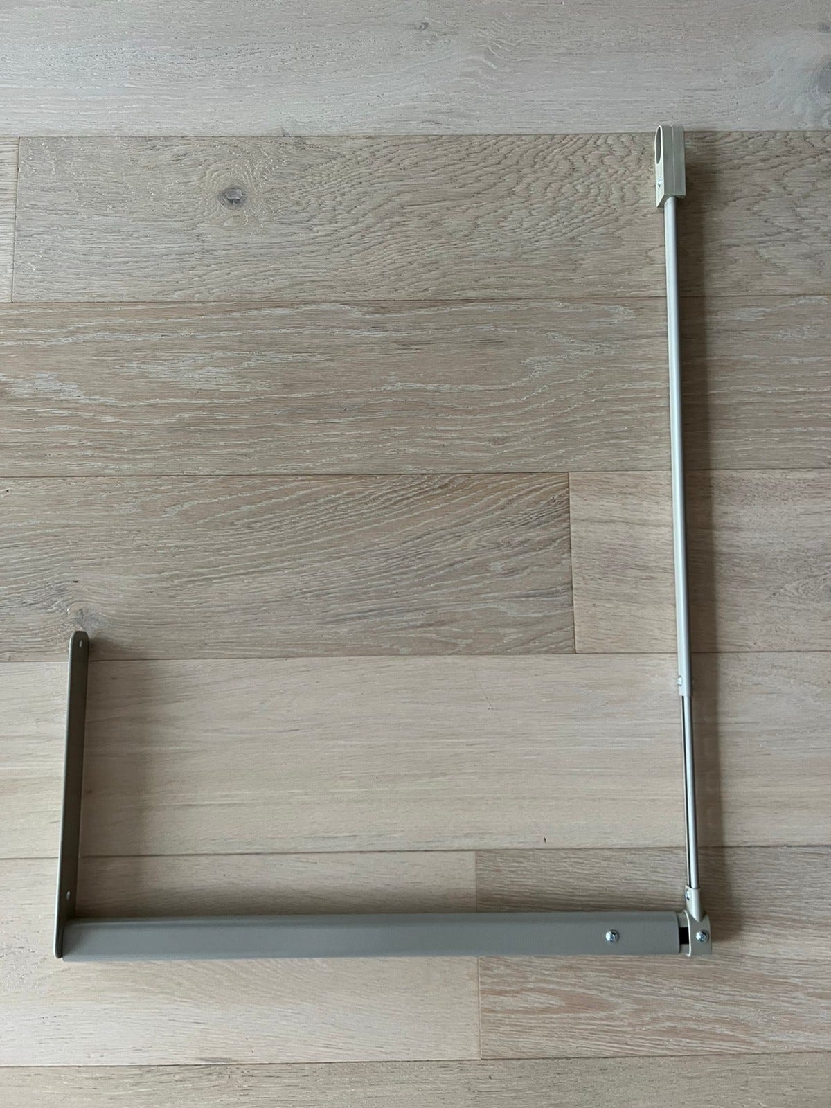 IKEA HENGER til 100cm brede PAX SKAP | FINN-torget