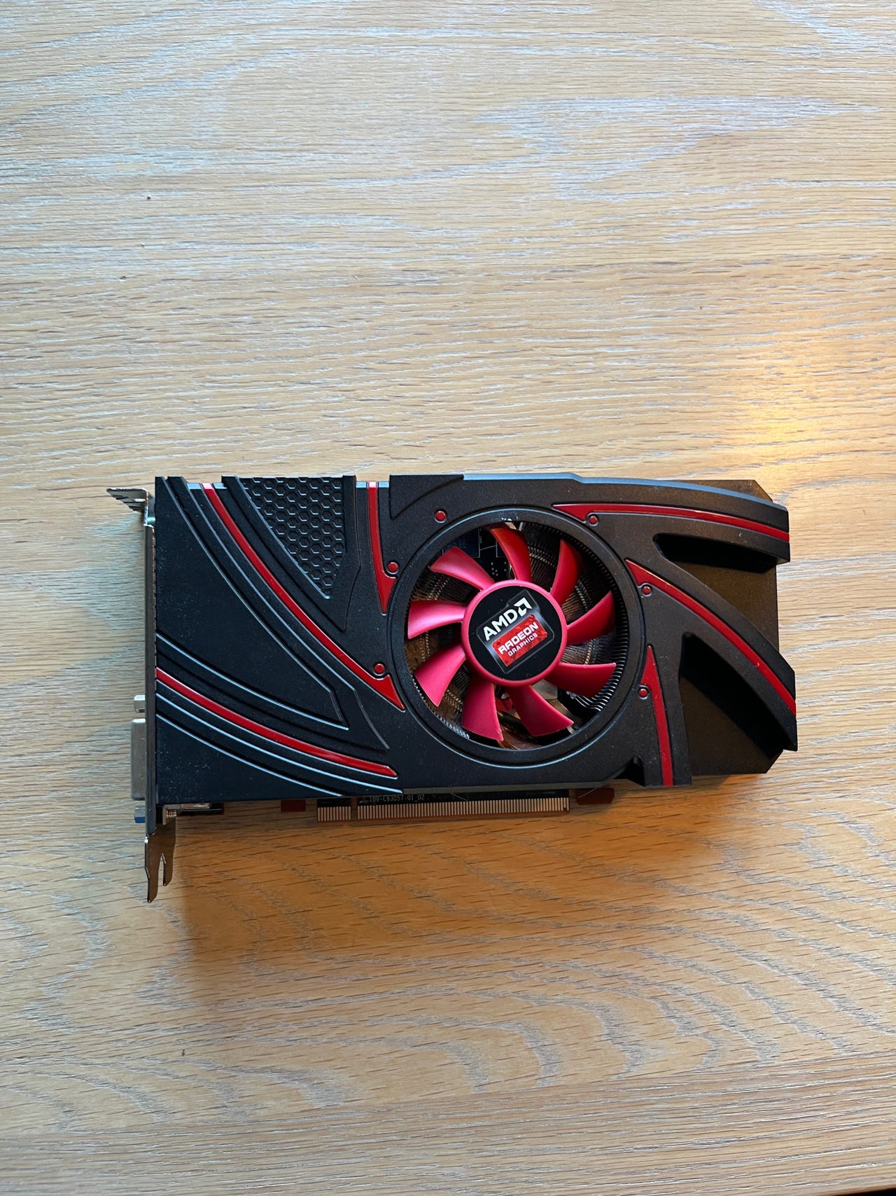 AMD radeon R9 270 | FINN.no