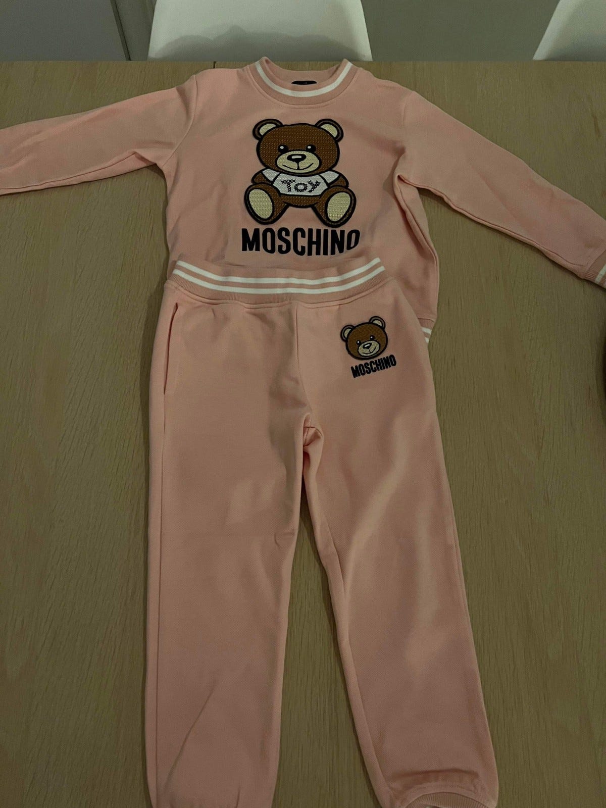 Moschino Sugar Rose joggedress barn (4 år) | FINN.no