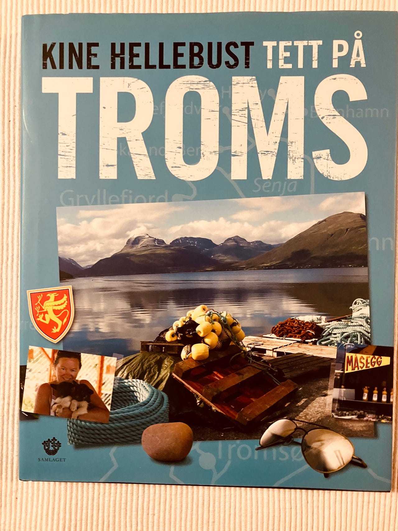 00BokFrank: Kine Hellebust; Tett på Troms / Ho Anne og den forsvunne ...