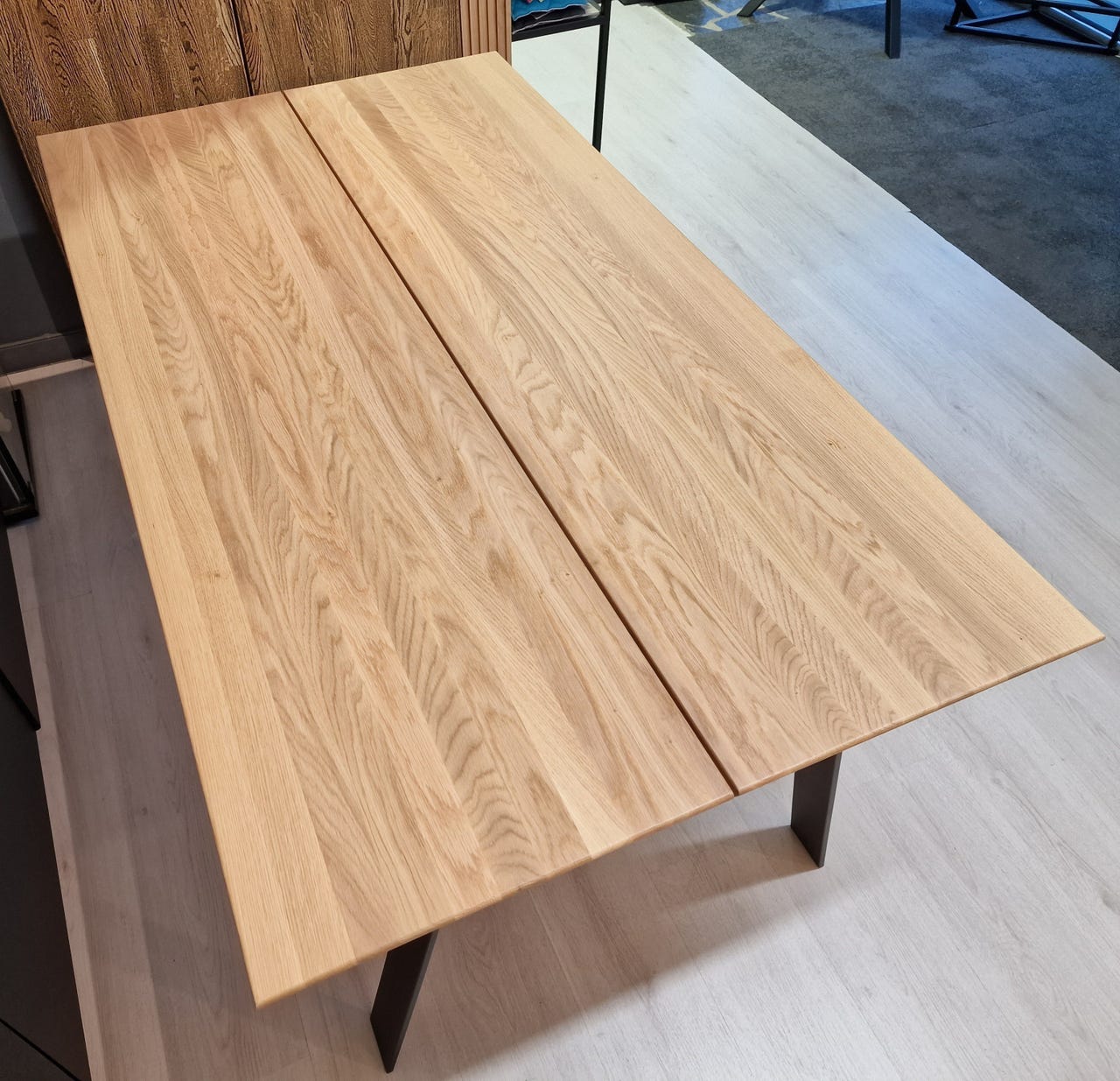 Oak/steel dining table | FINN-torget