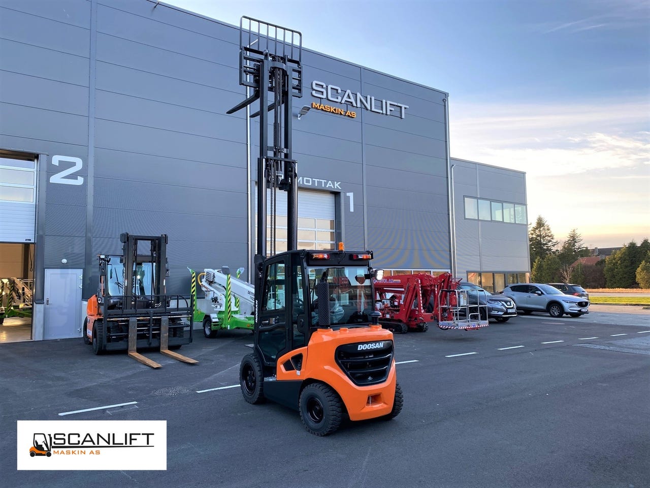 Til salgs: Doosan På lager Doosan diesel, modell: D25S-9, triplexmast ...