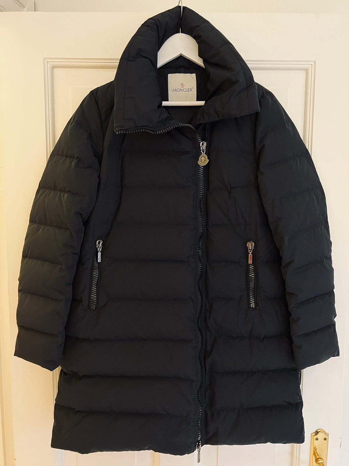 Svart Moncler Gerboise dunjakke str 3 | FINN-torget