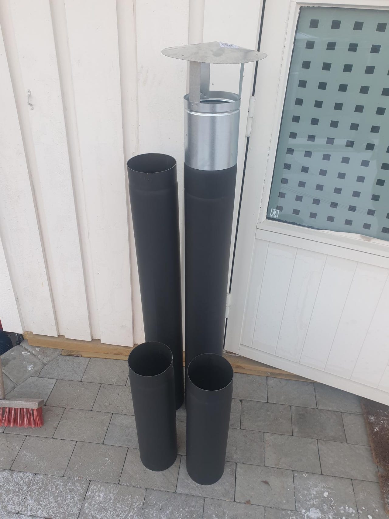 Vedovn/peis røykrør ø 130mm og pipehatt | FINN torget