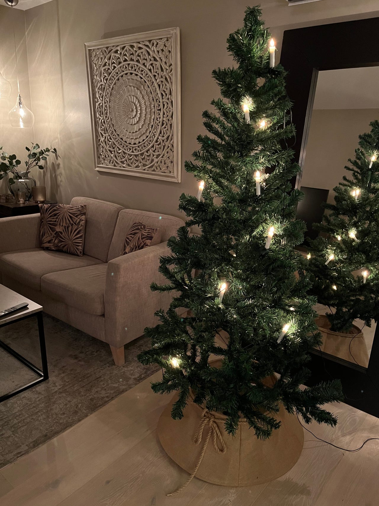 Kunstig juletre med lys - 180 cm | FINN.no