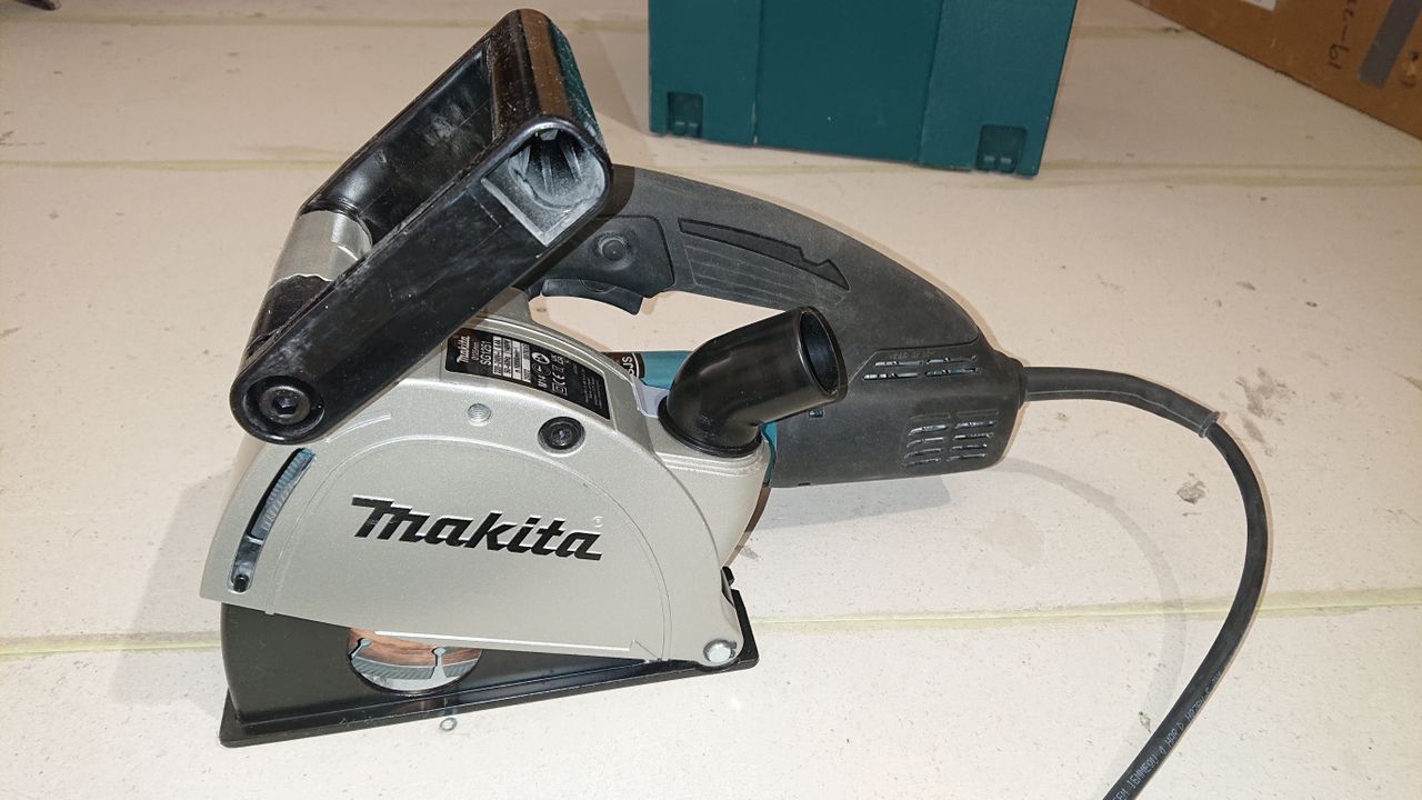 Makita Betongsporfres - SG1251J - 1400 W - 125 mm | FINN torget