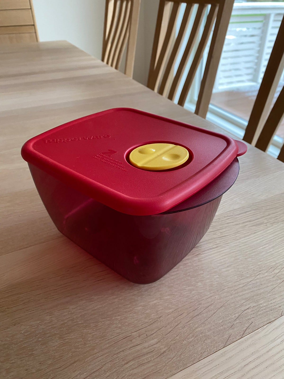 Tupperware boks 1,5 l | FINN.no