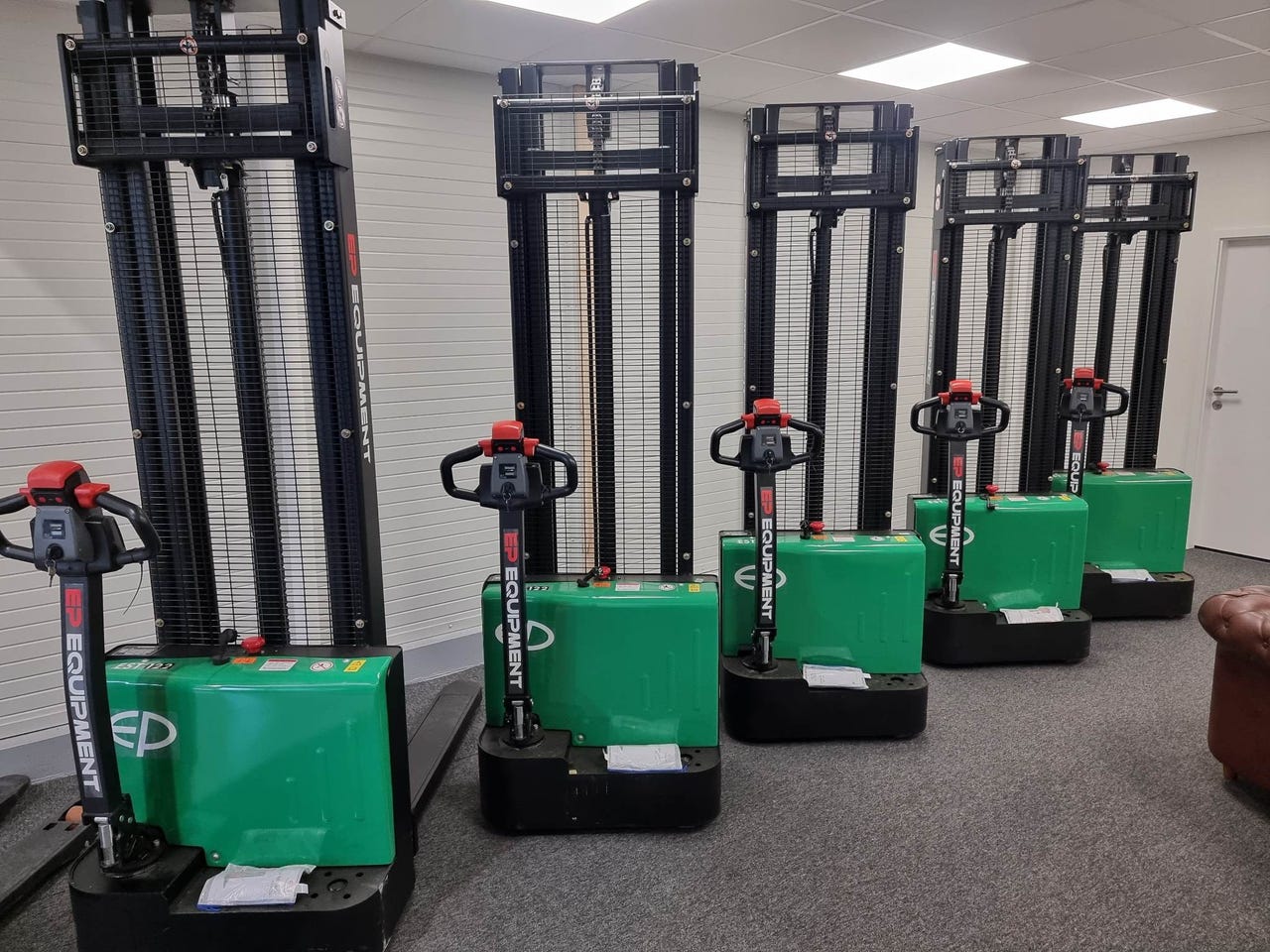 Til salgs: Elektrisk pallestabler (1200 KG kapasitet) - PÅ LAGER! Vi ...