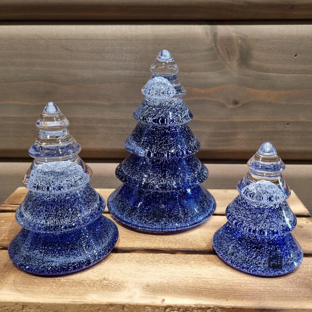 Hadeland glassverk 3 stk blå juletrær med snø | FINN.no
