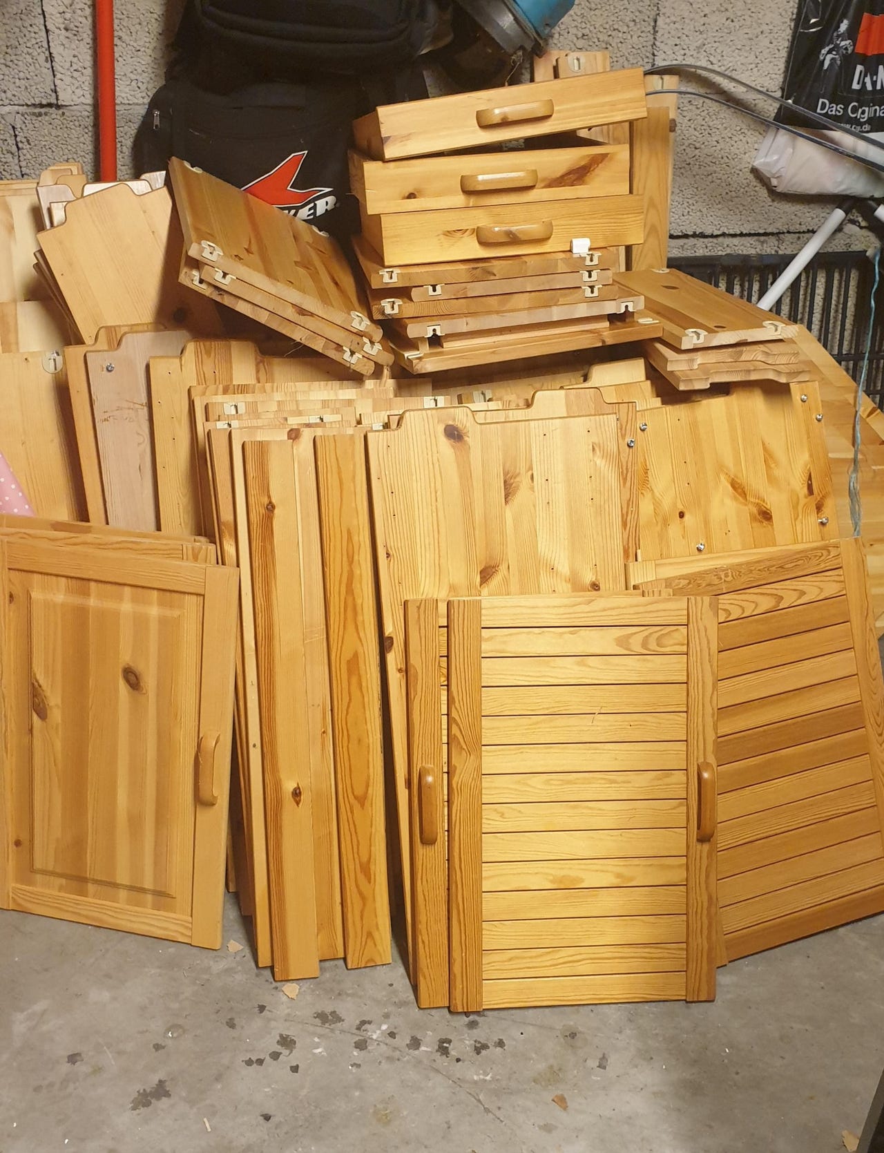 Ny pris og flere hyller! Minst 15-20 BBB - Reoler. | FINN torget