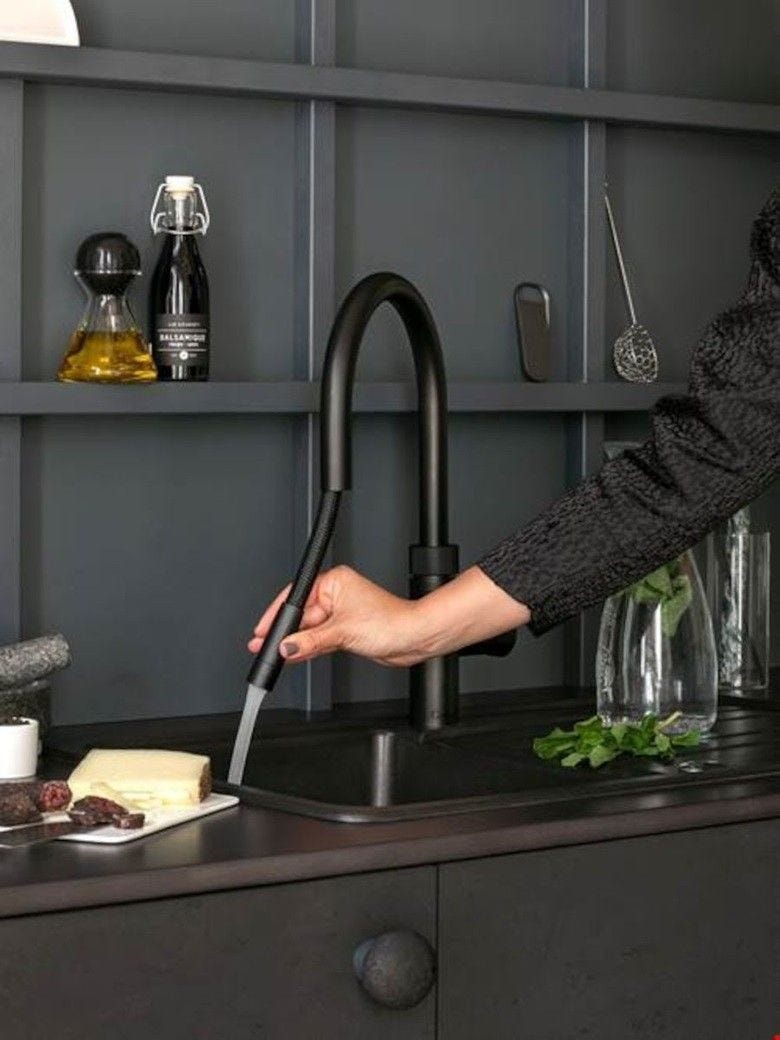 Quooker Flex sort matt med 3 liter pro b beholder. | FINN-torget