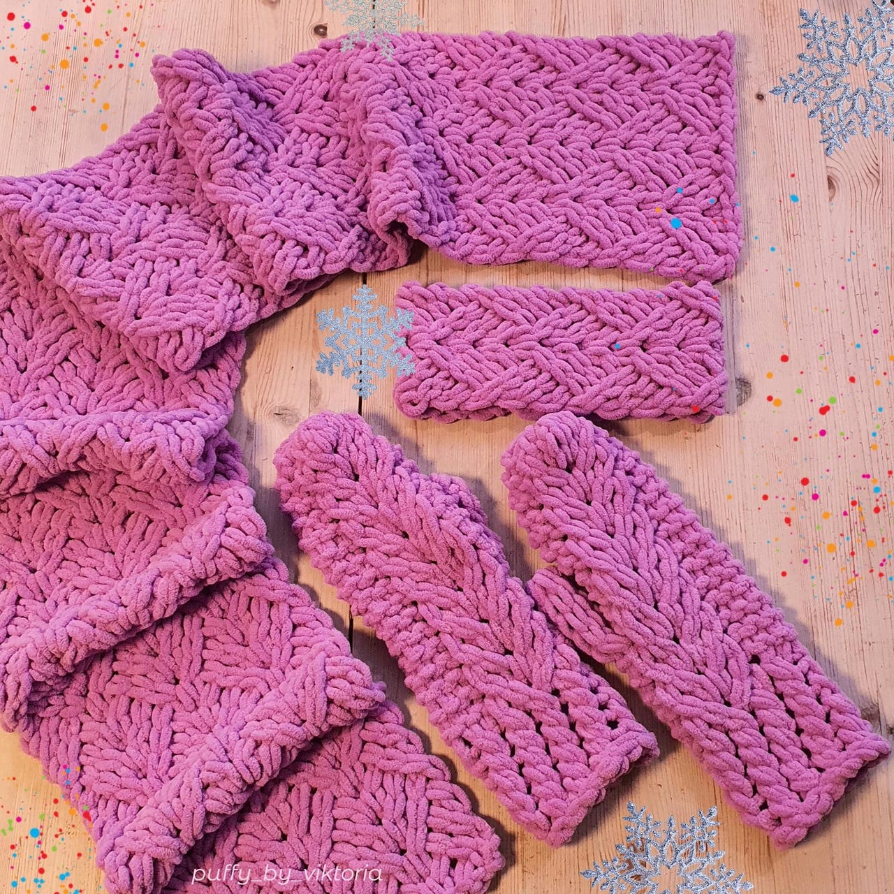 Pannebånd, votter og sjerf håndstrikket | FINN-torget