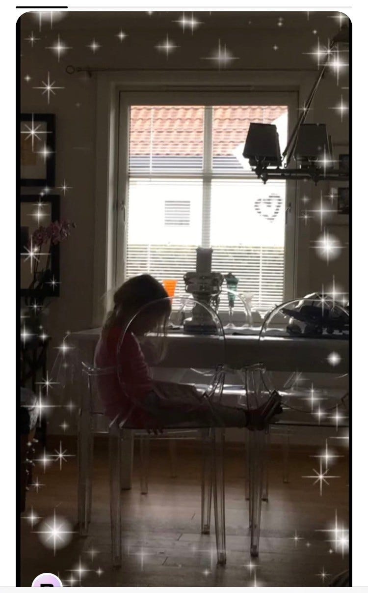 NFT Little girl counting stars | FINN-torget