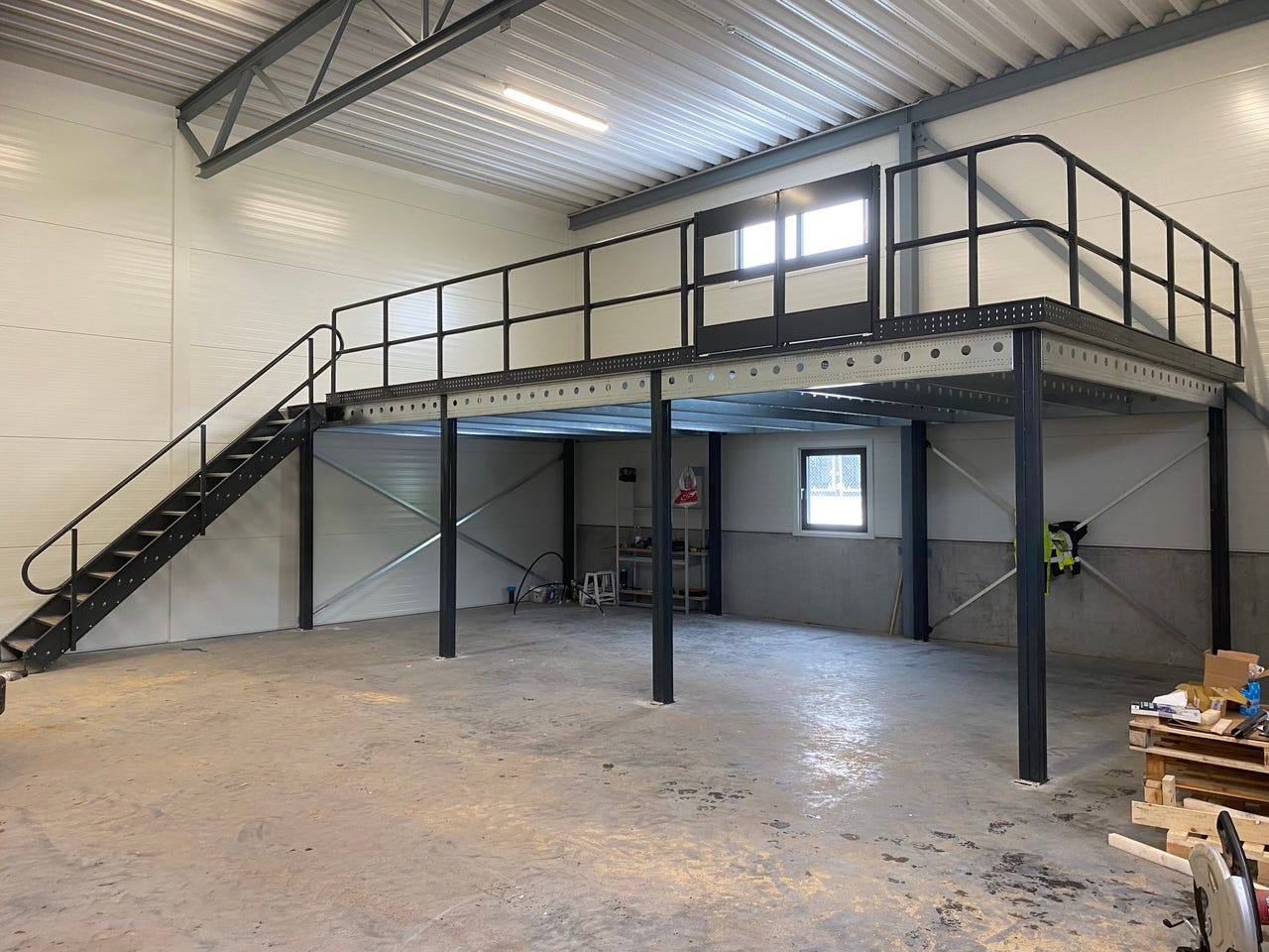 Mesanin - meget robust og prisgunstig! Til f eks lagerseksjoner | FINN ...