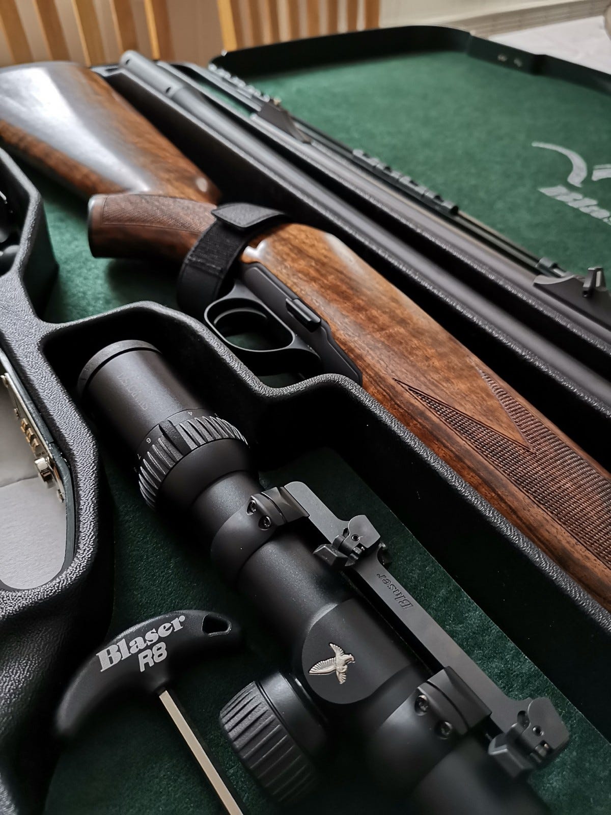 Blaser R8 Classic sporter 9,3x62 | FINN torget