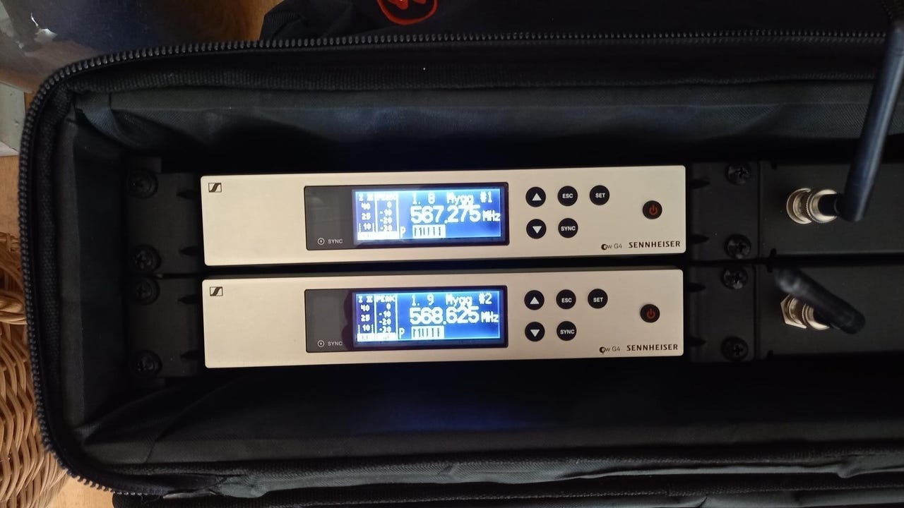 2 sett Sennheiser EW100 komplett i rack | FINN-torget