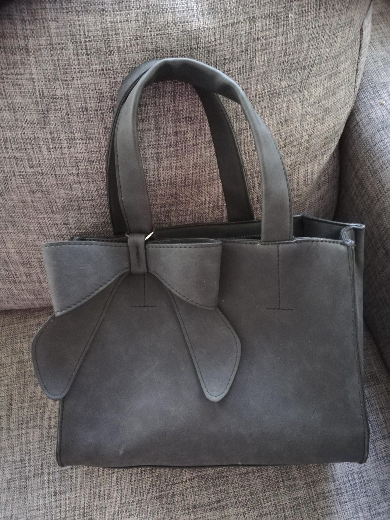 NY veske med søt sløyfe. Selges veldig BILLIG! | FINN torget