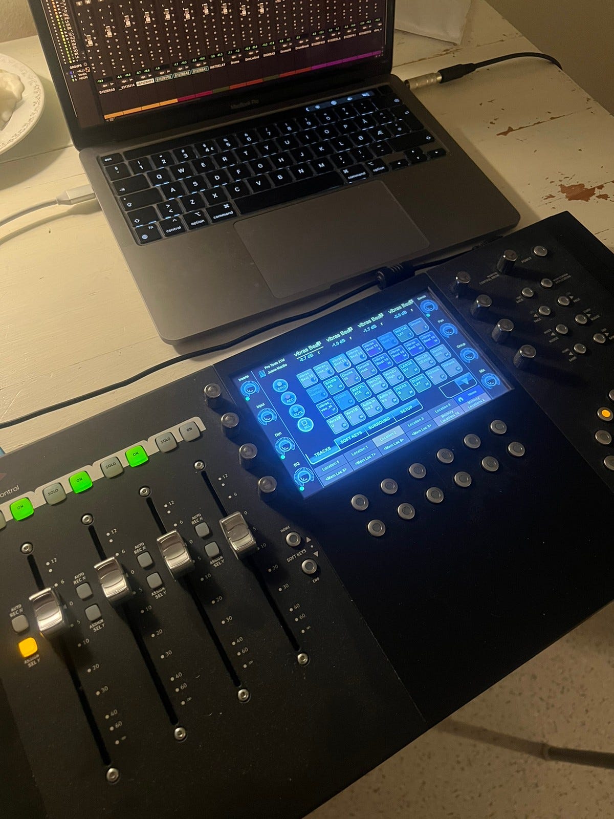 avid artist mix control | FINN-torget