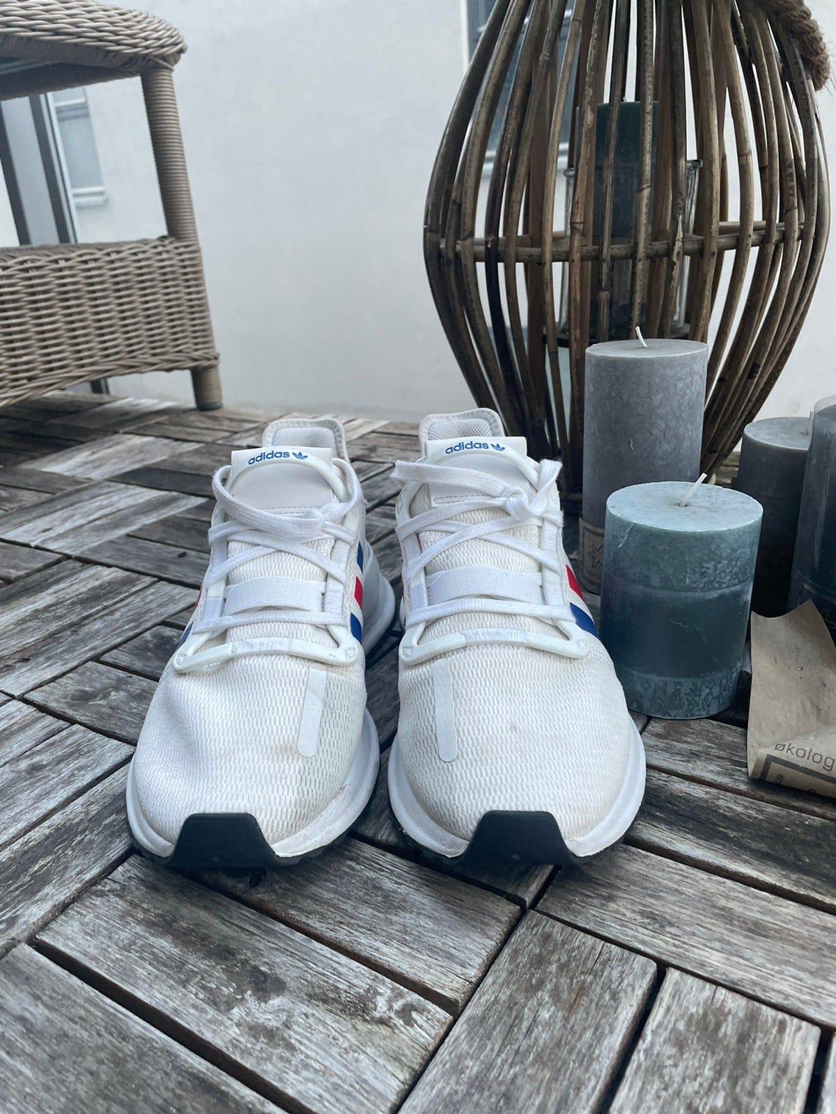 Hvite Adidas sko selges billig | FINN torget