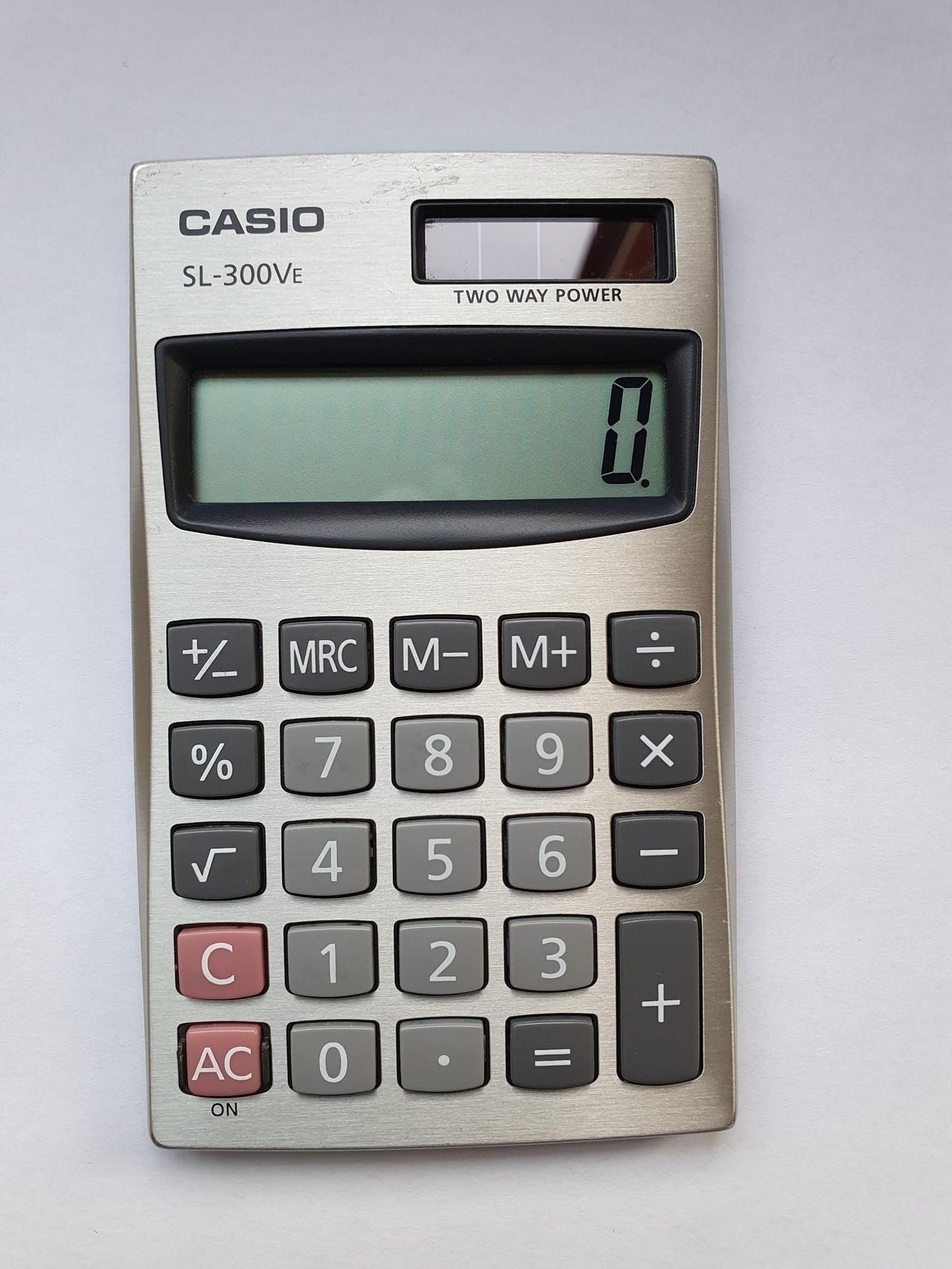 Casio lommekalkulator med solcellepanel og batteridrift | FINN-torget