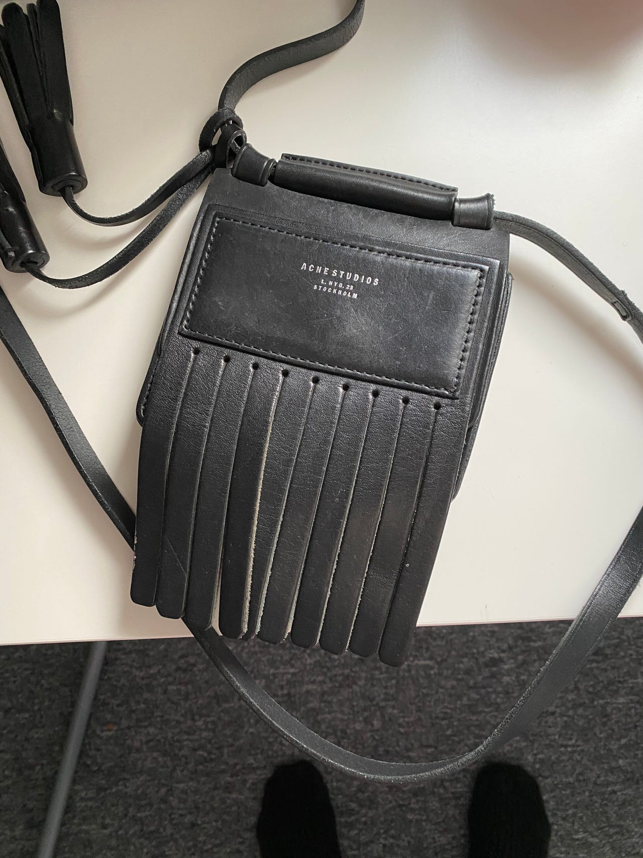 Acne crossover veske | FINN torget