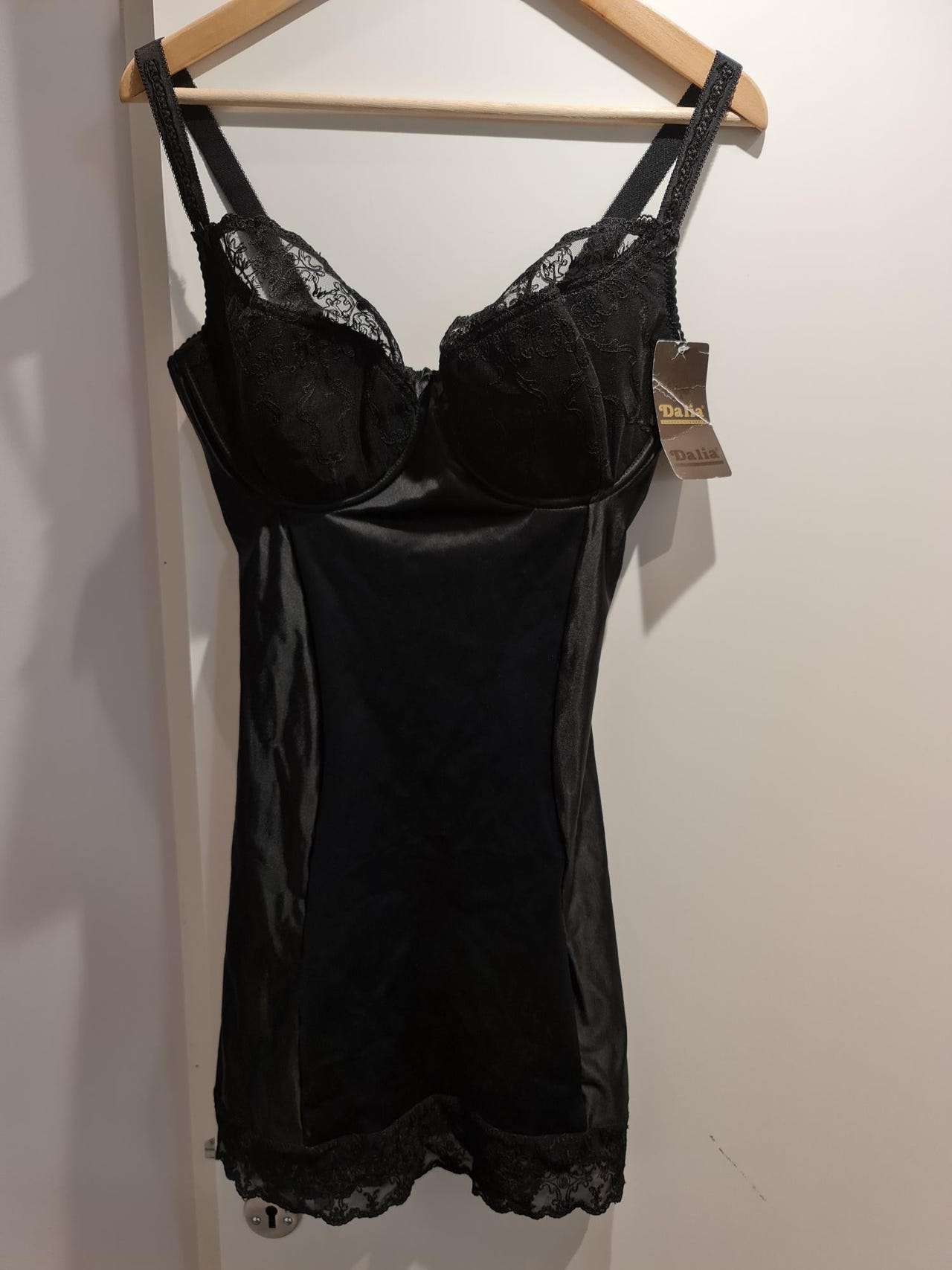 Ny underkjole med BH i 75G str. | FINN-torget