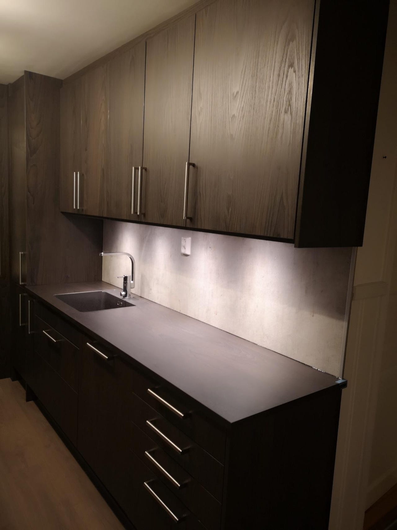 Kupp,helt ny Norema kjøkkenbenk med underlimt vask Franke Mythos, Ny ...