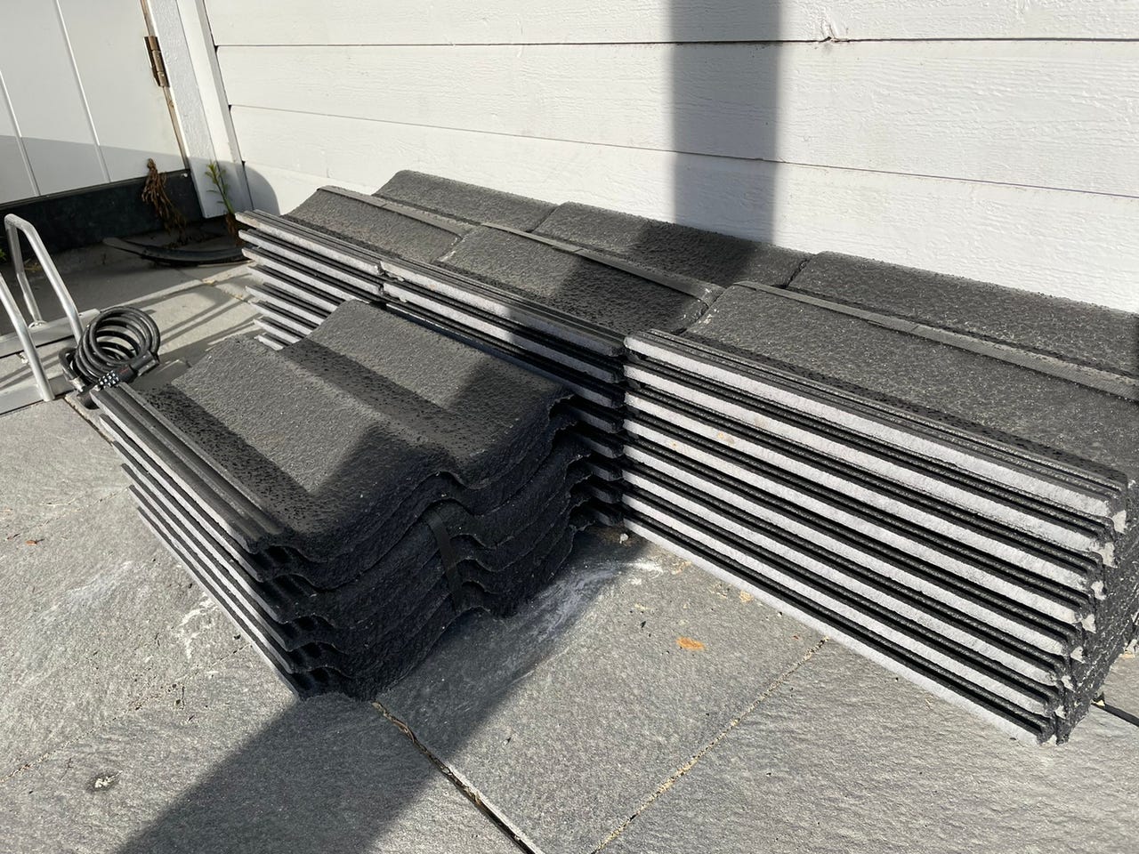 Takstein Zanda Protector (sort) | FINN torget