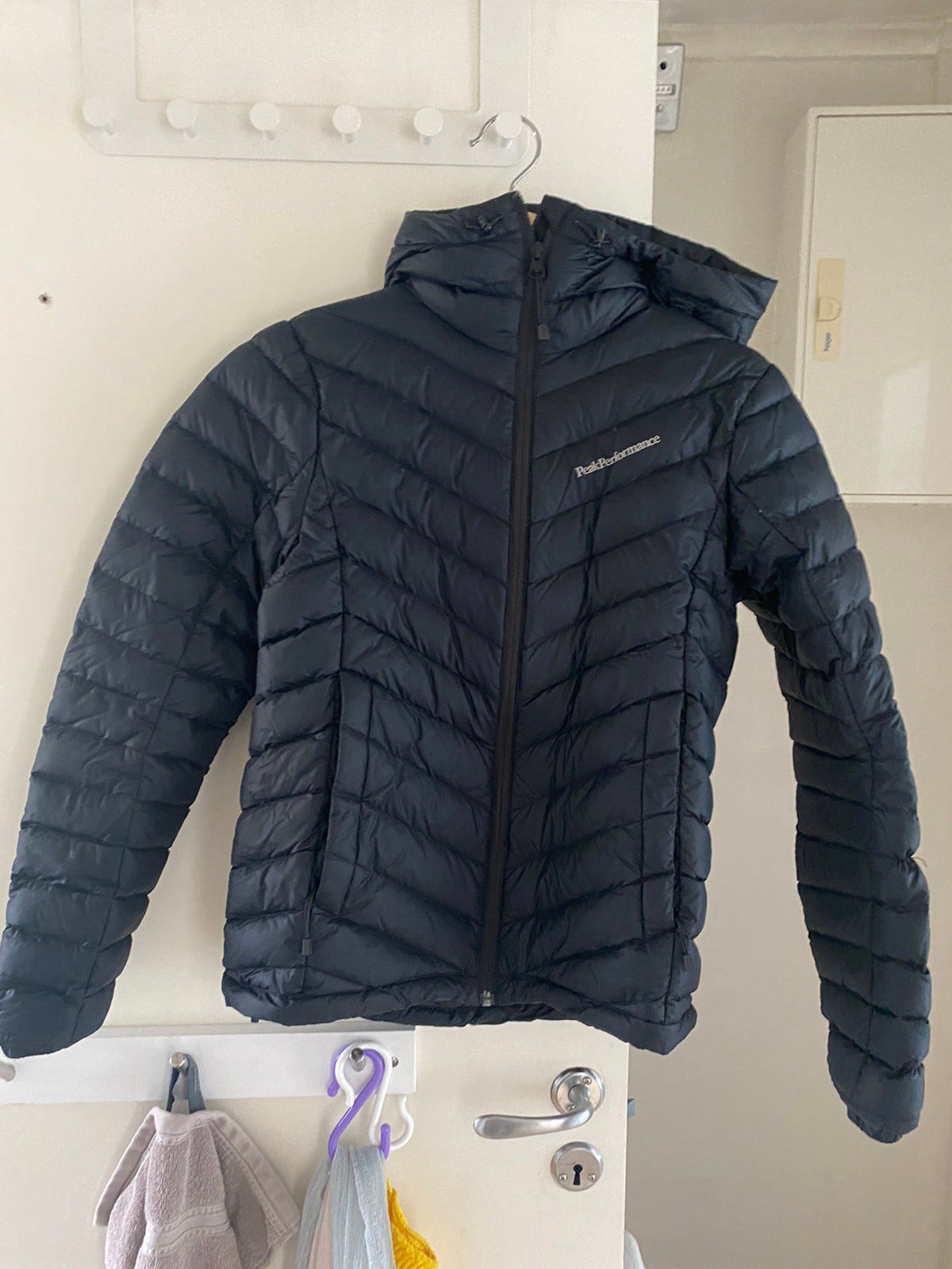 Peak Performance boblejakke i XS selges | FINN torget