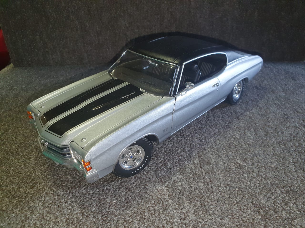 Modellbil 1:18 | FINN torget