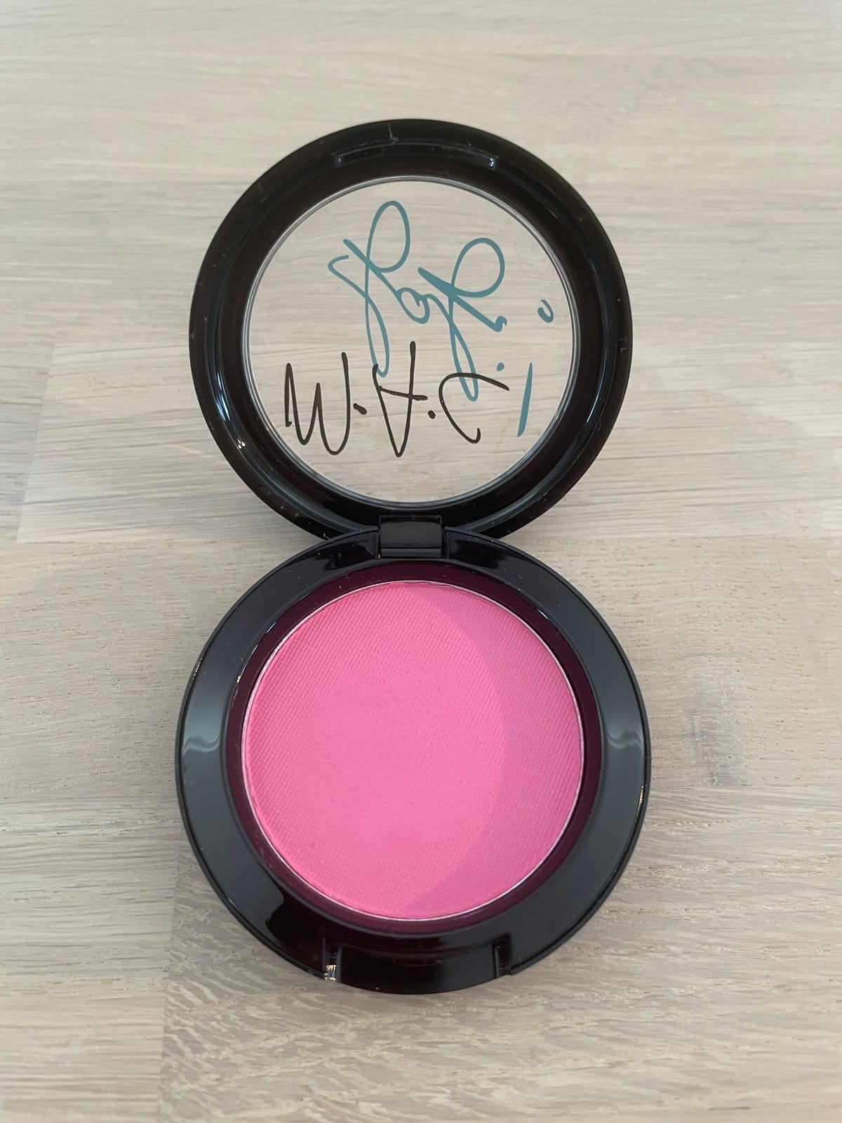 MAC Fafi Limited Edition blush i farge Fashion Frenzy | FINN torget
