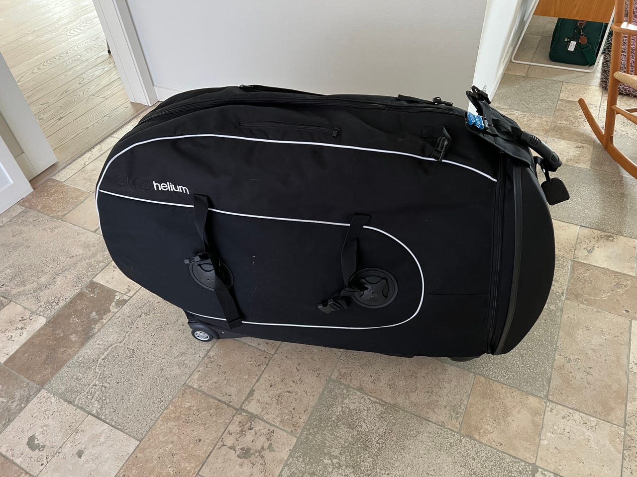 Biknd Helium sykkelbag med integrerte luftputer | FINN torget